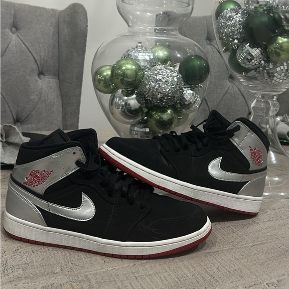 Jordan | Shoes | Jordan Mid Johnny Kilroy Size 12 | Poshmark